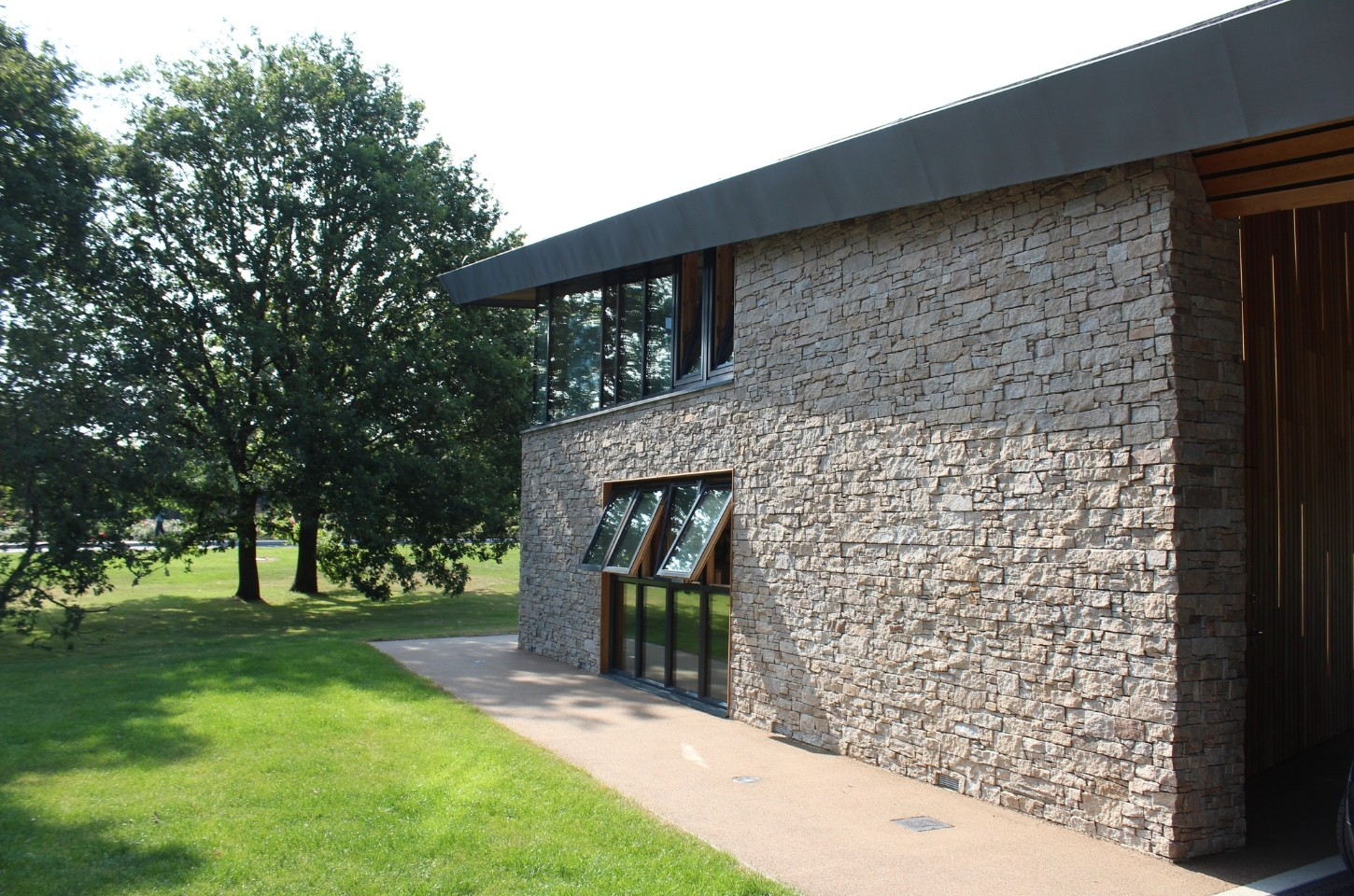 Kemnal Chapel Funeral Home - Trenao | TIER Stone UK & Ireland